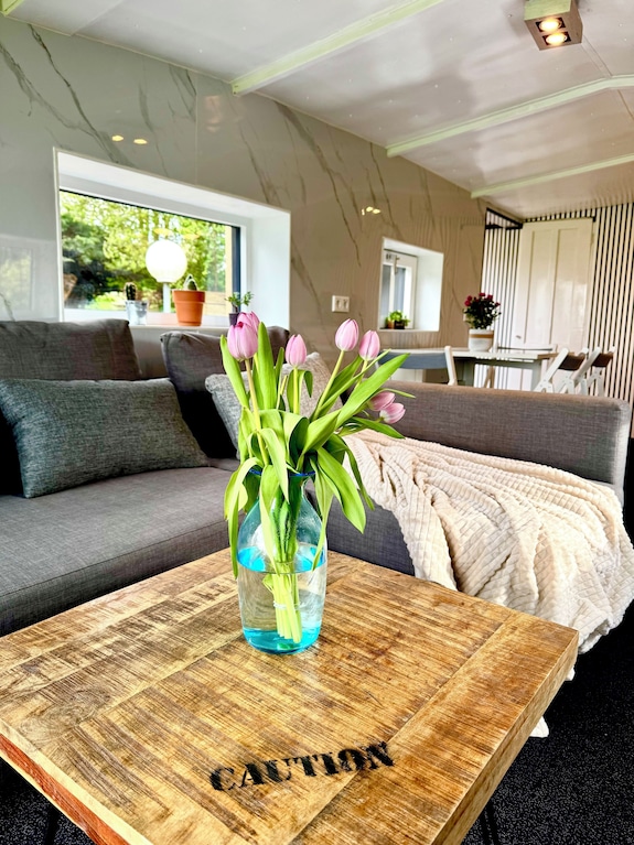 Private Nature Lodge At Dike Omgeven Door Water - Woerden