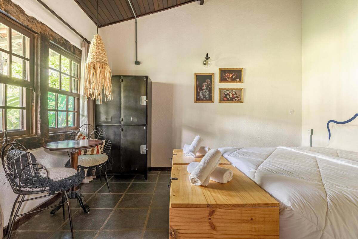 Wi-fi grátis, roupa de cama fornecida