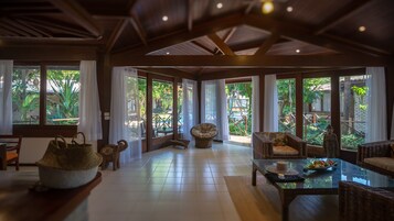 Casa luxo | Área de estar | TV de tela plana