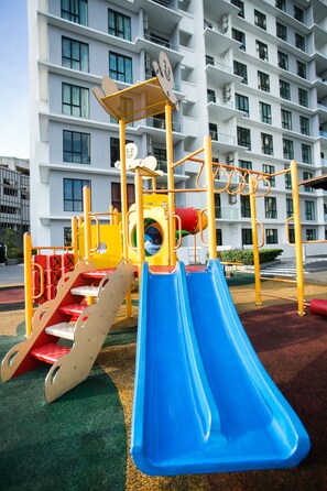 Área de recreio para crianças (ao ar livre)