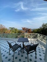 Quarto casal luxo, sacada, vista para o mar | Terraço/pátio