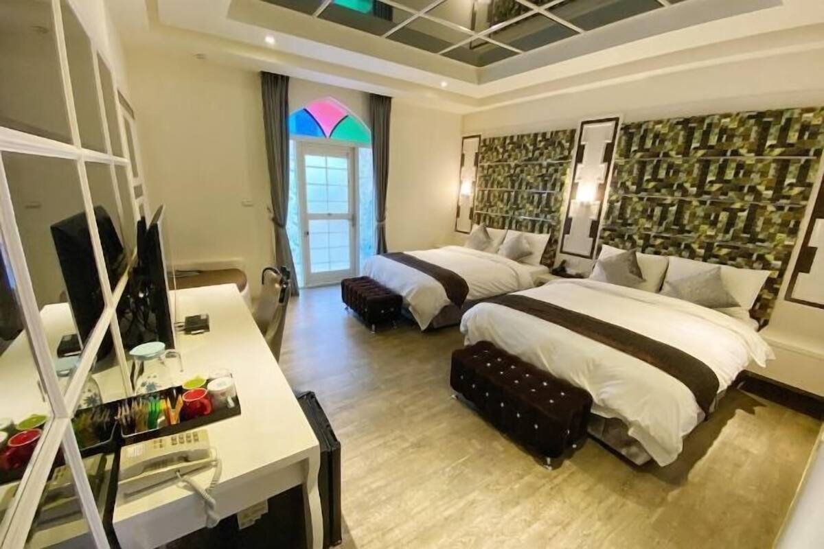 Secretária, camas desdobráveis, Wi-fi grátis, roupa de cama fornecida