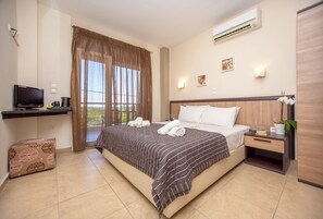 Quarto Duplo Superior, vista para o mar | Roupa de alta qualidade, quartos insonorizados, ferro/tábua de engomar 