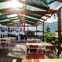 Área para churrascos e piqueniques