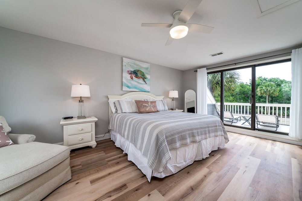 2br/2ba Spinnaker! Great Beach Location! Amenity Cards! Pet Friendly! - Seabrook Island, SC