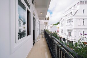Double Room with Balcony | Terraço/pátio interior