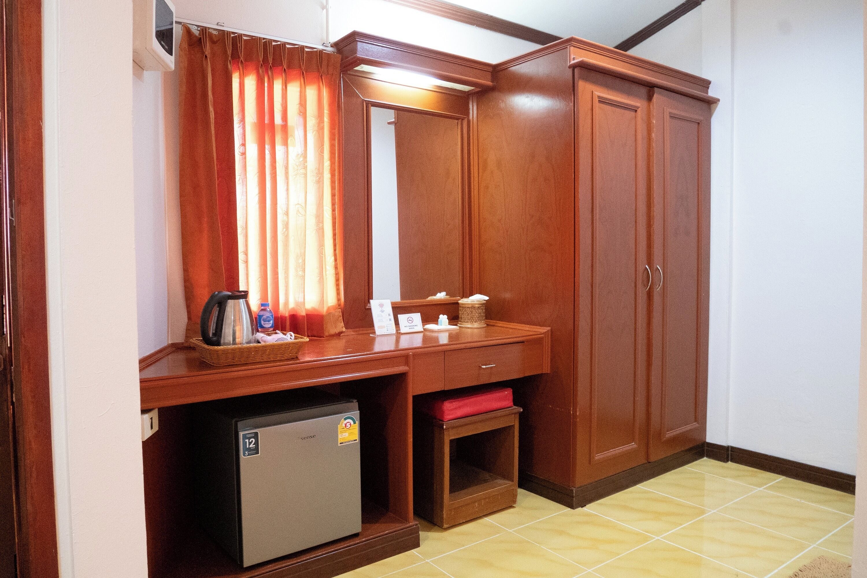 Quarto Duplo Superior | Secretária, ferro/tábua de engomar, Wi-fi grátis 