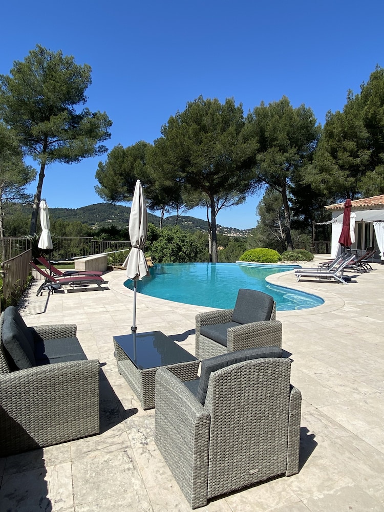 Une Pause En Provence - Le Beausset