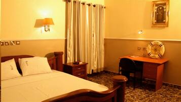 Estúdio | Cofre no quarto, secretária, cortinas/cortinados opacos, Wi-fi grátis