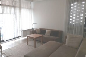 Ferro/tábua de engomar, Wi-fi grátis, roupa de cama fornecida 