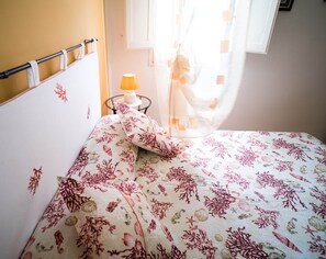 Villa, 2 quartos, pátio | 2 quartos, Wi-fi grátis, roupa de cama fornecida 
