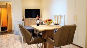 Estúdio urbano (Maye, incl. 60 EUR Cleaning Fee) | Opções para refeição no quarto