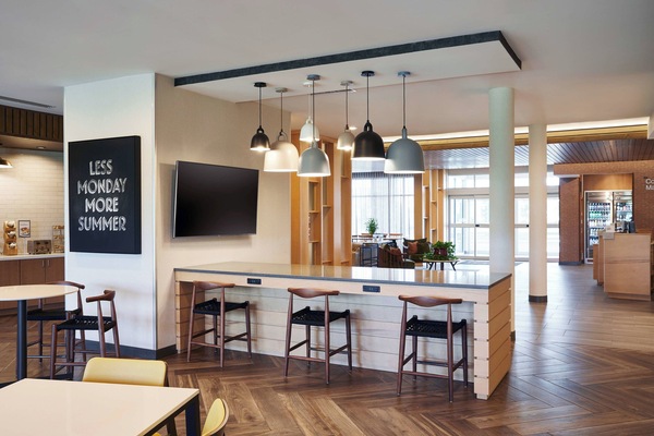 Café da manhã completo grátis todos os dias