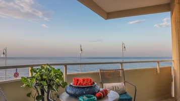 Apartamento, 1 quarto | Vista para a água