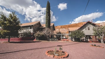 Fachada da propriedade