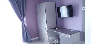 Frigobar, escrivaninha, quartos à prova de som, Wi-Fi de cortesia