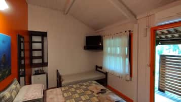 Quarto casal ou duplo standard | Frigobar, individualmente decorados, Wi-Fi de cortesia, roupa de cama