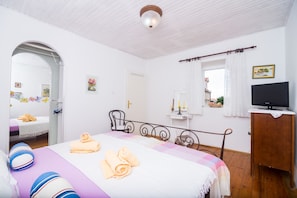 Quarto Duplo | Wi-fi grátis, roupa de cama fornecida 