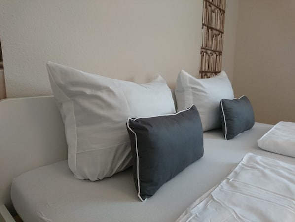 Quarto Familiar, casa de banho privativa | Com mobília individualizada, berços/camas para crianças grátis