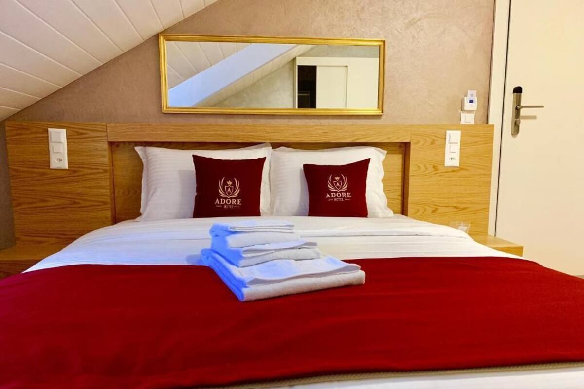 Quarto casal luxo (2nd Floor) | Escrivaninha, espaço de trabalho para notebook, Wi-Fi de cortesia