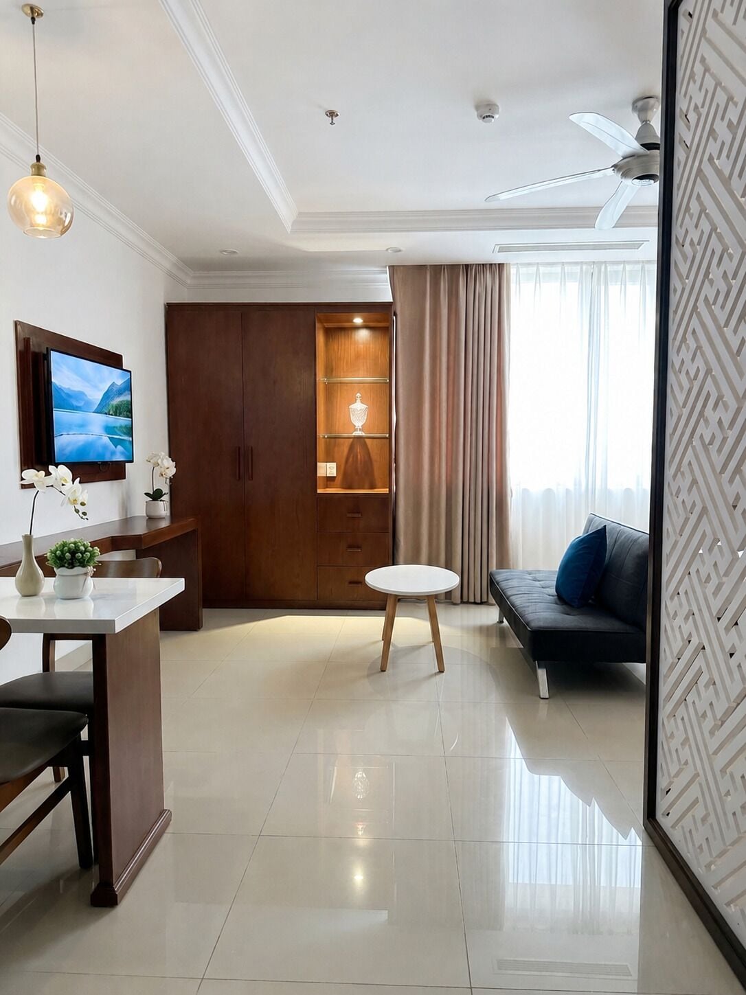 Quarto Triplo Familiar, Vista para a cidade | Minibar, secretária, secretária adequada para computadores portáteis 