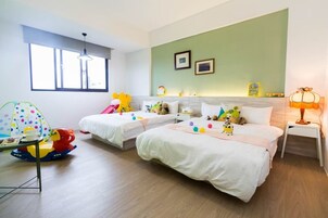 Secretária, quartos insonorizados, camas desdobráveis, Wi-fi grátis 