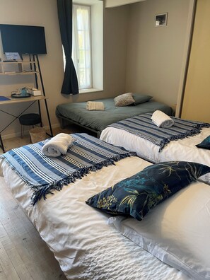 Quarto quádruplo conforto (L'hirondelle) | Roupas de cama premium