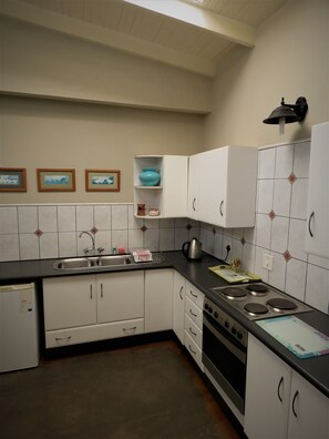 Casa de Campo Familiar (2) | Cozinha privada | Minifrigorífico, uma chaleira elétrica