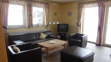 Apartamento (Gestiefelter Kater) | Sala | TV de ecrã plano, leitor de DVD, ténis de mesa