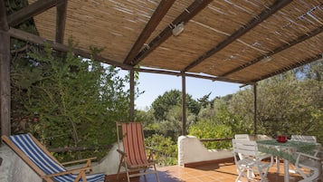 Vila, 2 quartos | Terraço/pátio