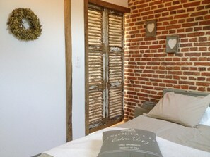 Quarto casal (L'Insolite) | Individualmente decorados, individualmente mobiliados, escrivaninha