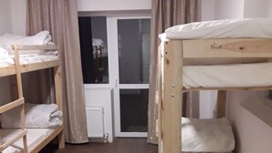 Quarto econômico | Ferros/tábuas de passar roupa, Wi-Fi de cortesia