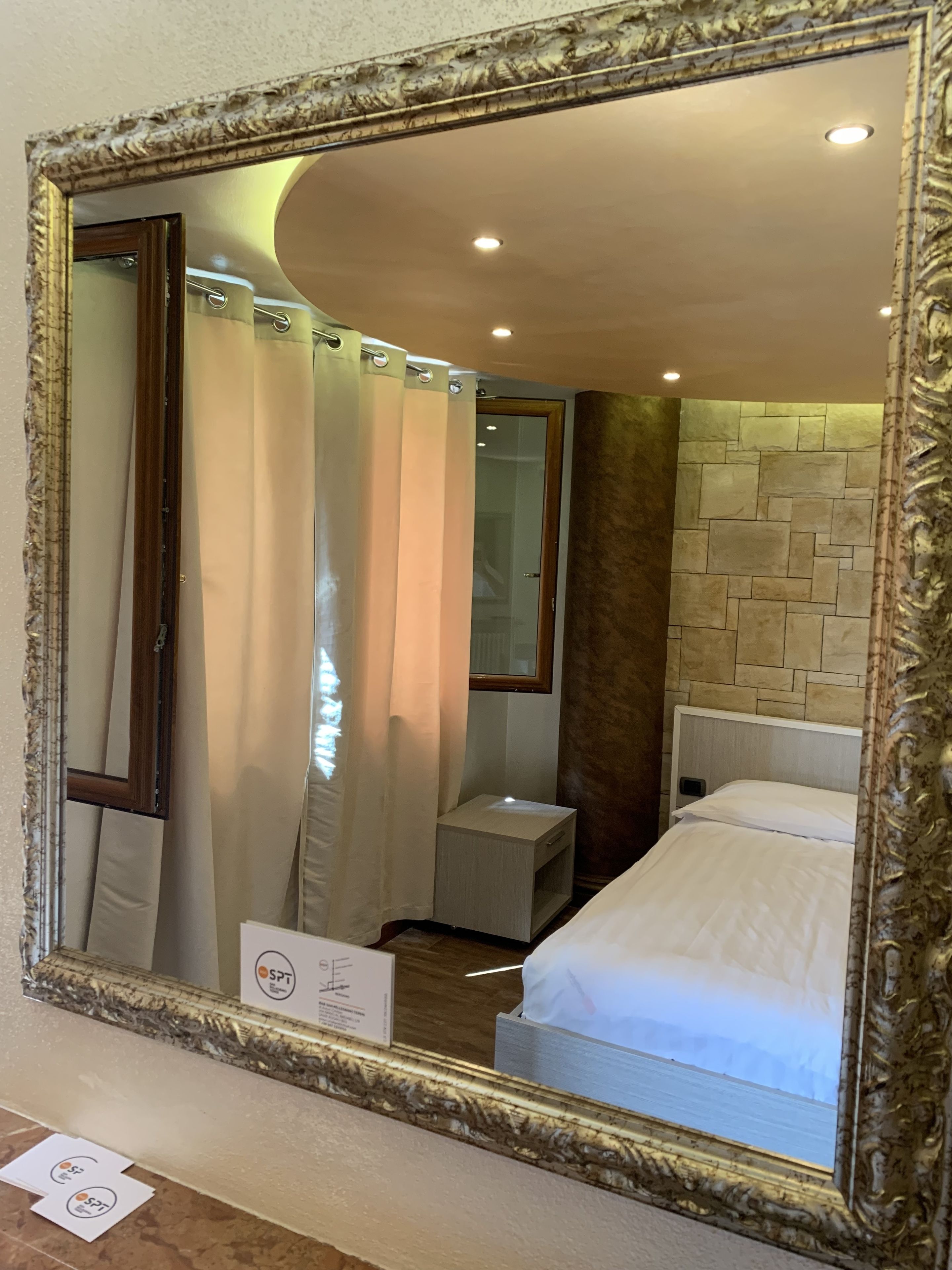 Quarto Quádruplo | Roupa de alta qualidade, minibar, secretária 