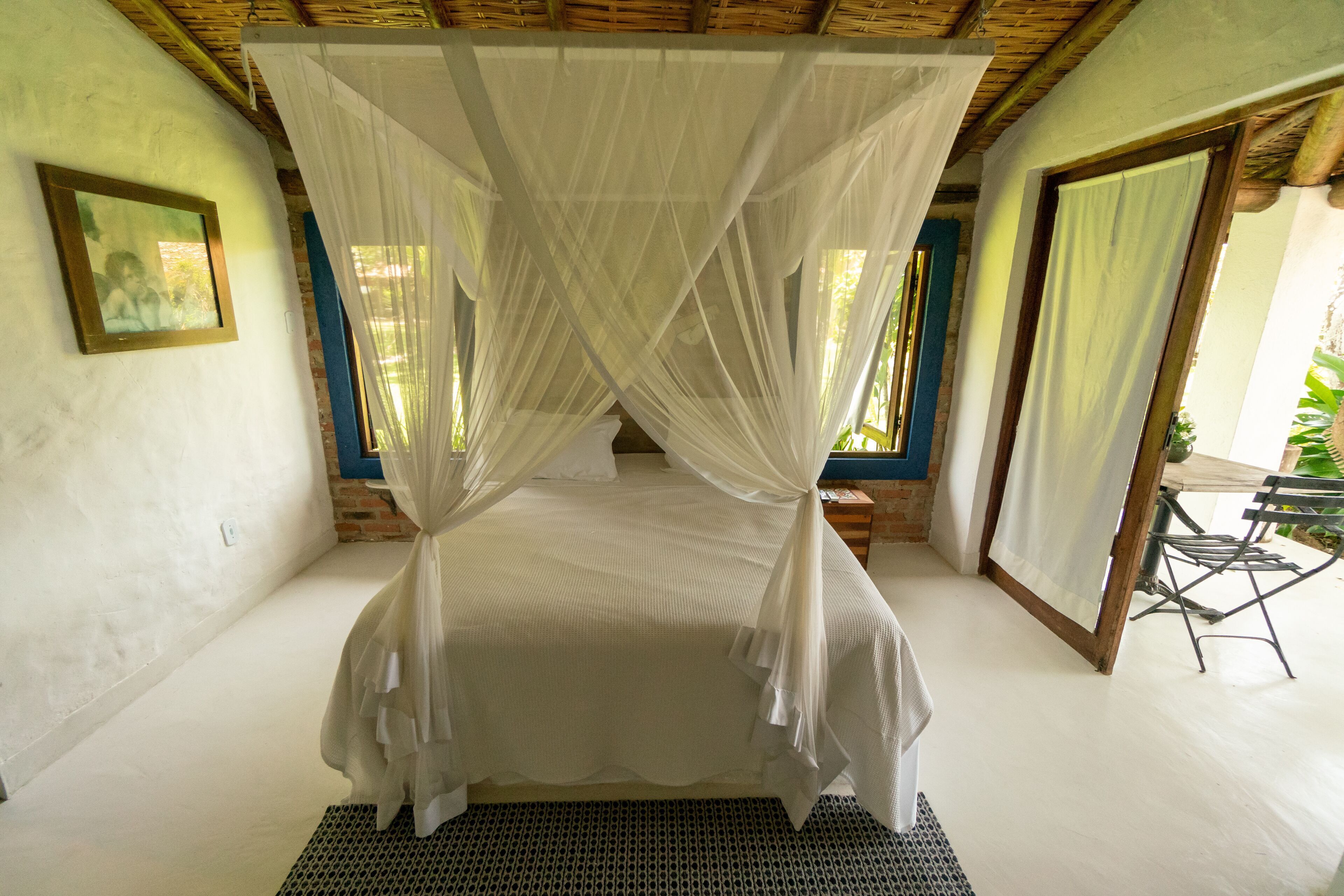 Cortinas/cortinados opacos, Wi-fi grátis, roupa de cama fornecida 