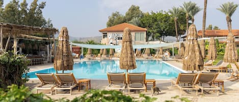 Piscina externa sazonal