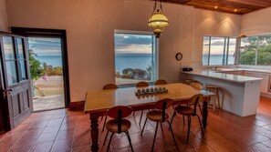 Ferros/tábuas de passar roupa, Wi-Fi de cortesia, roupa de cama