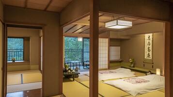 Quarto Standard (Japanese Style, Open-Air Bathroom) | Roupa de alta qualidade, edredões de penas, cofre no quarto