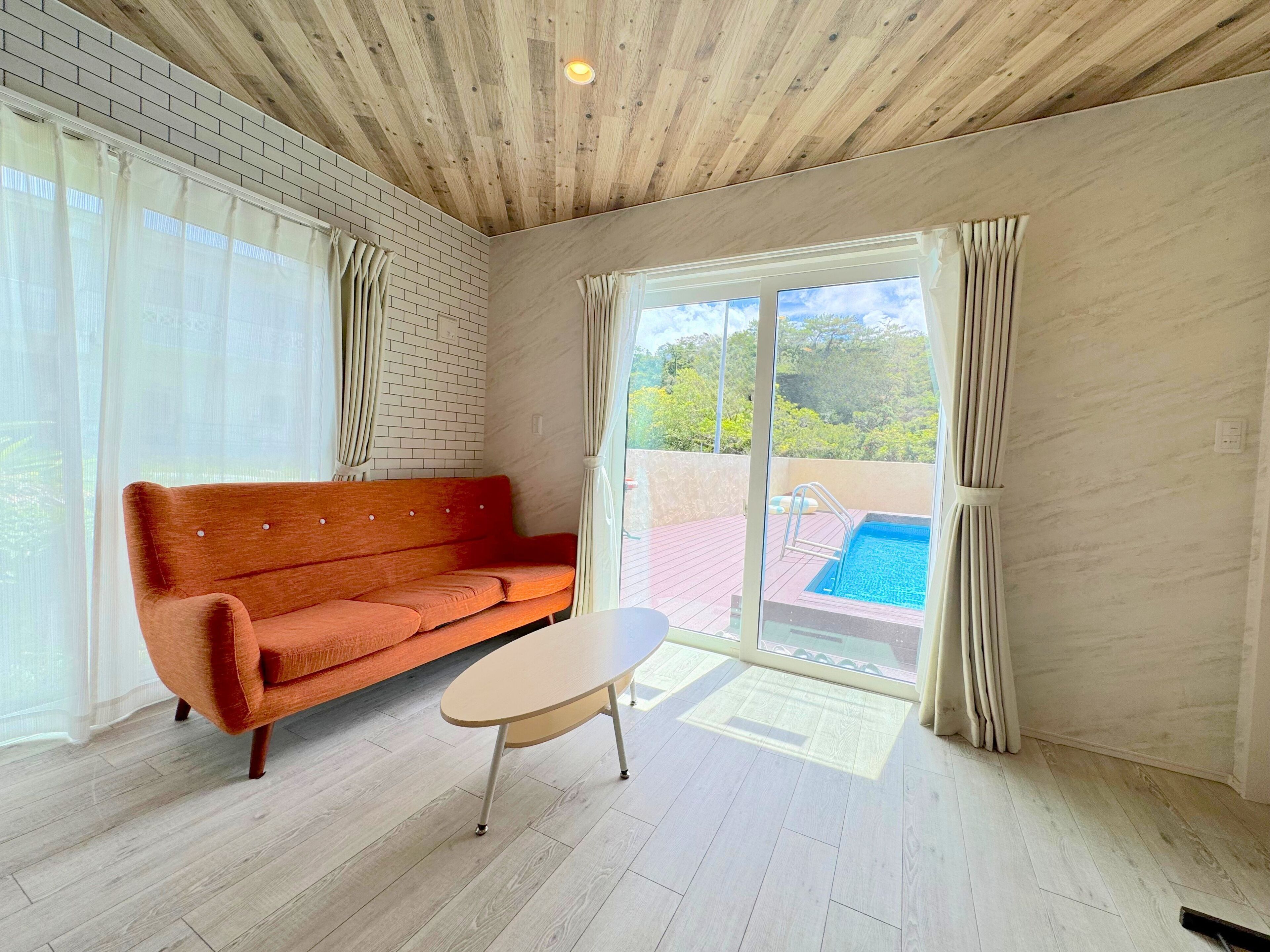 Vila, 4 quartos, para fumantes, piscina particular (4LDK,100sqm,6A,BBQ,3 parking,Onna 6B) | Área de estar | TV de tela plana