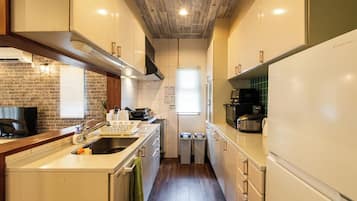 Vila | Cozinha privada | Geladeira, micro-ondas, cooktop, chaleira elétrica