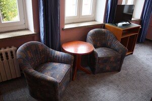 Quarto Triplo Standard, casa de banho privativa | Comodidade do quarto