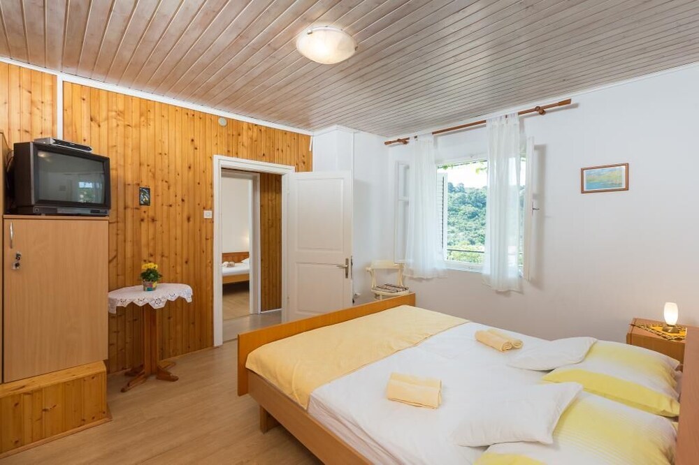 Apartments Miskovic - Studio Apartment With Balcony And Sea View (East) - Croatia