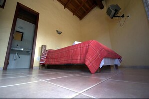 Frigobar, Wi-Fi de cortesia, roupa de cama