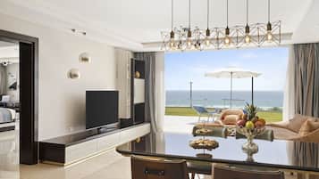 Suite Royal | Sala de estar | TV de ecrã plano, ténis de mesa