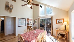 Cabine (Yosemite Park Place) | Refeições no quarto