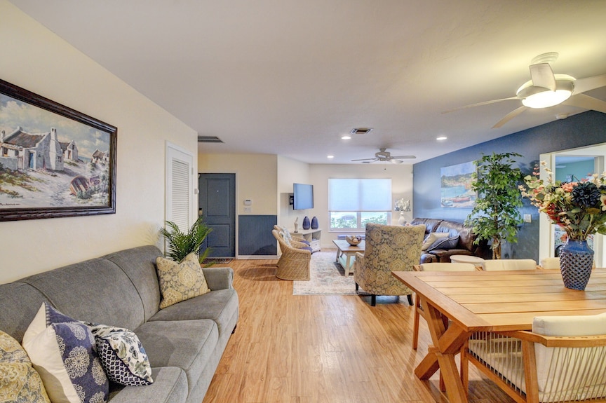 Gorgeous Downtown Delray Beach Cottage - Delray Beach, FL