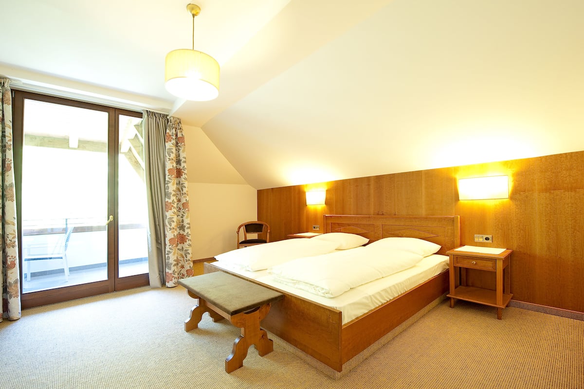 King Suite Loft | Roupa hipoalergénica, minibar, cofre no quarto, secretária