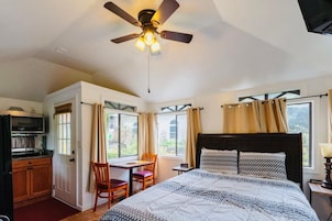 5. The Creekside Room | Secretária, secretária adequada para computadores portáteis