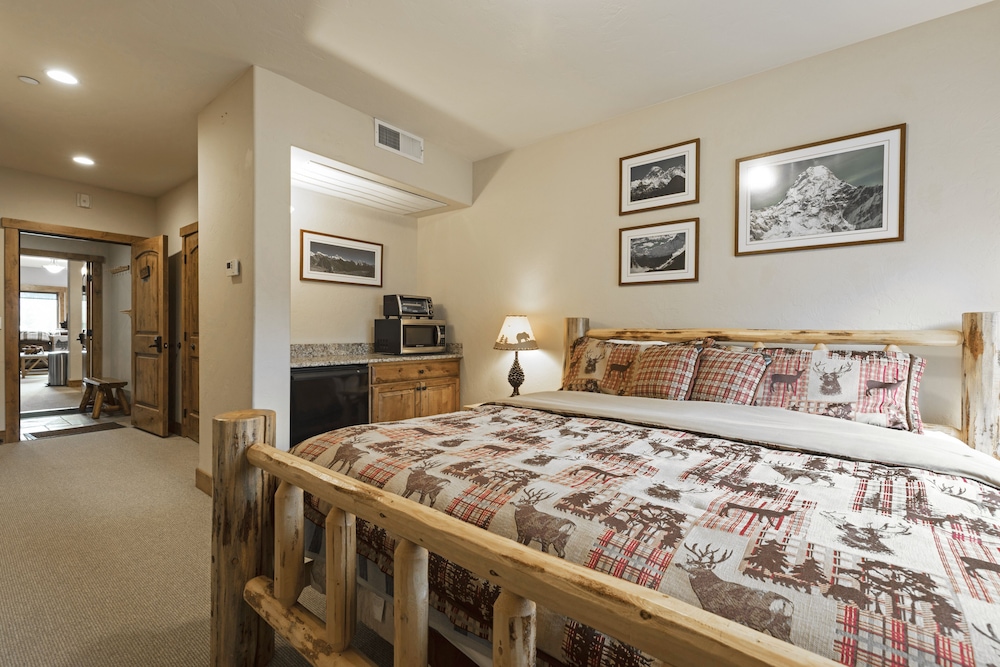 Spacious 4 Bedroom Condo With Close Ski Access And Ac For Hot Summer Days! - 와이트피쉬