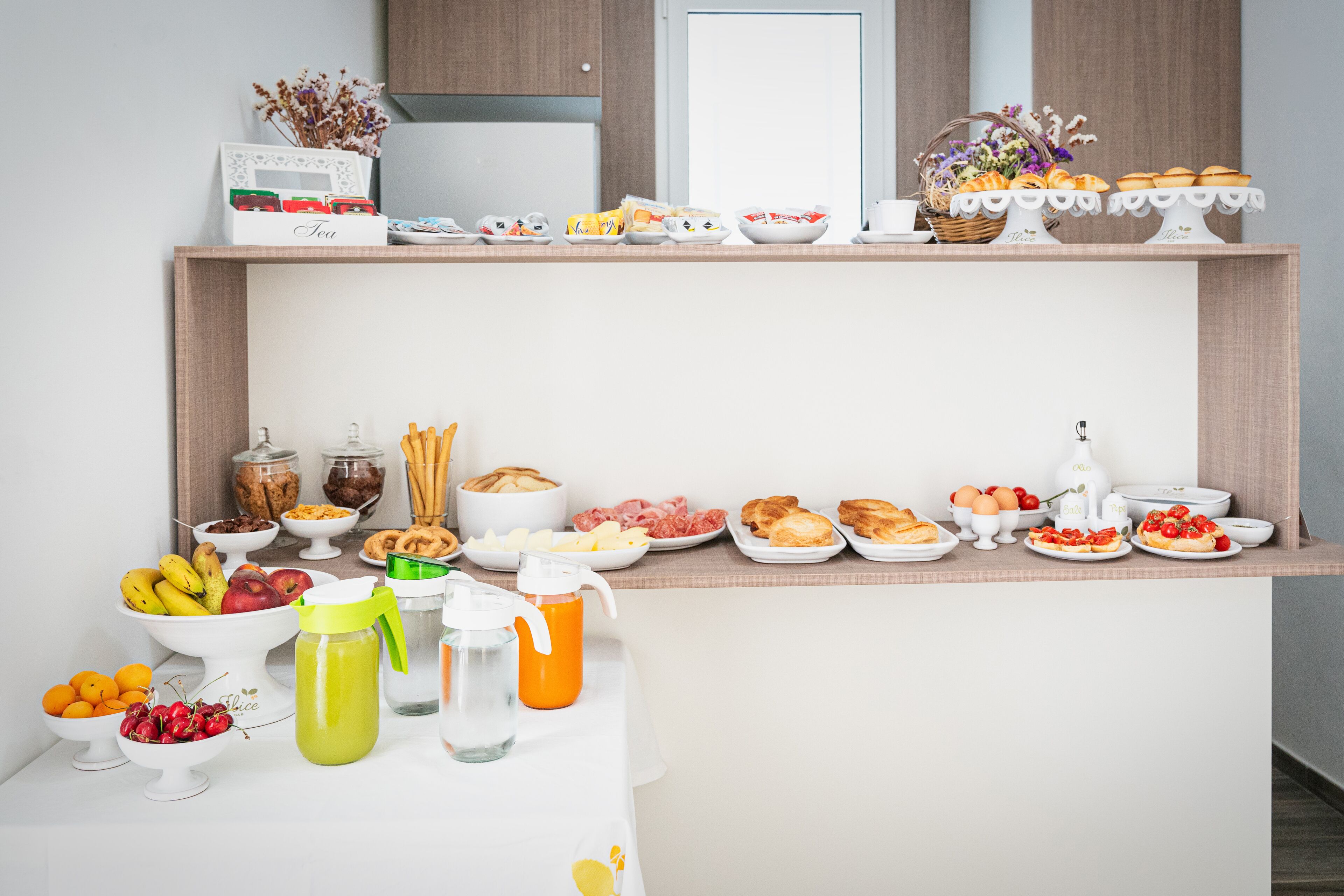 Café da manhã com buffet grátis todos os dias