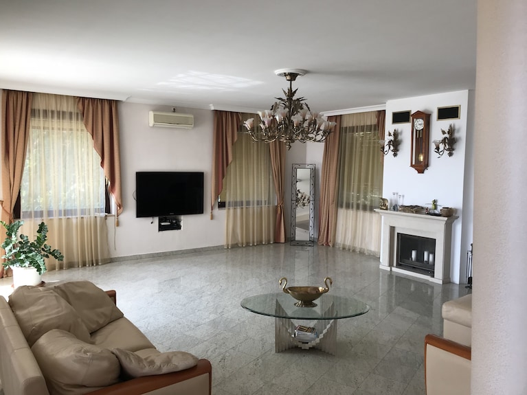 Casa Familiar Con Vista Panorámica Al Lago Velence, Piscina Y Wifi Gratis. - Lake Velence